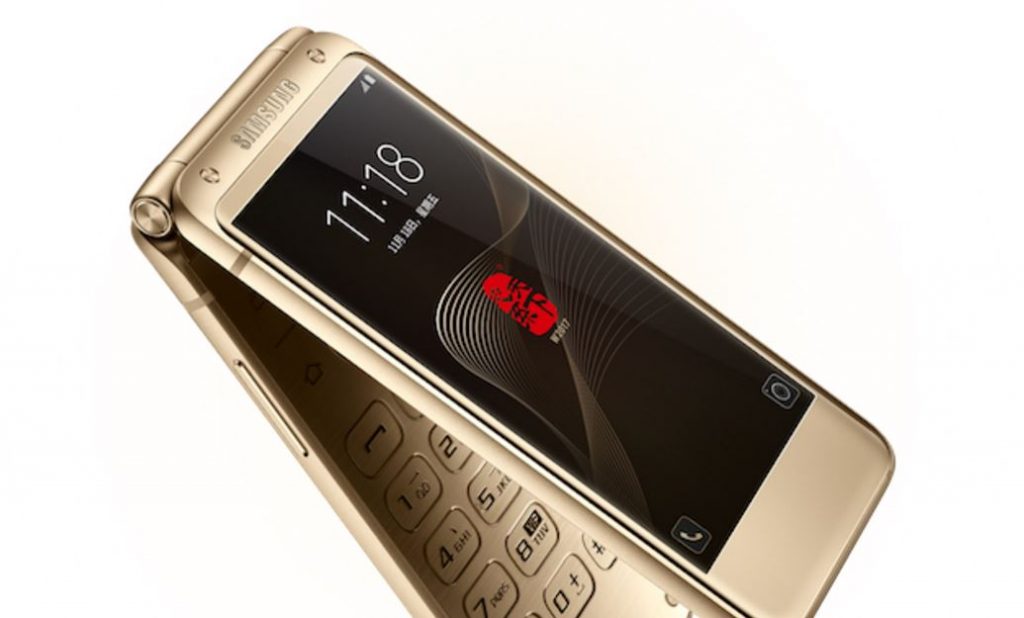 Megérkezett a Samsung legújabb csúcsmobilja, ami egy kagylótelefon ...